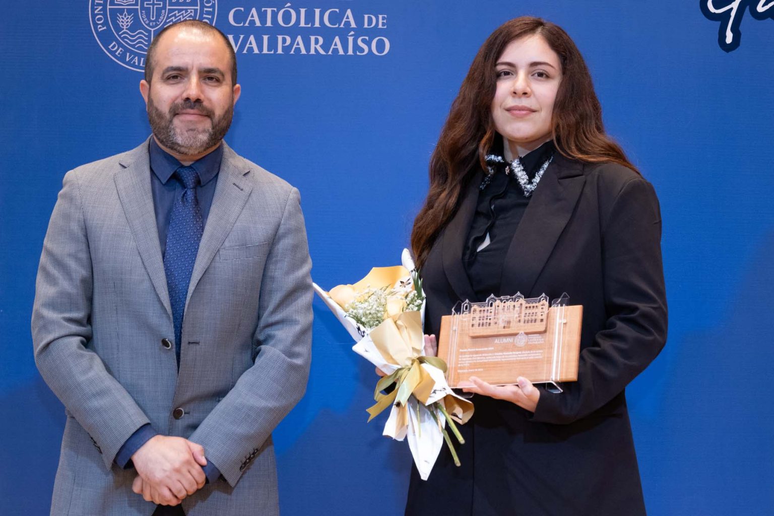 Ceremonias de entrega de diplomas de título y grado.