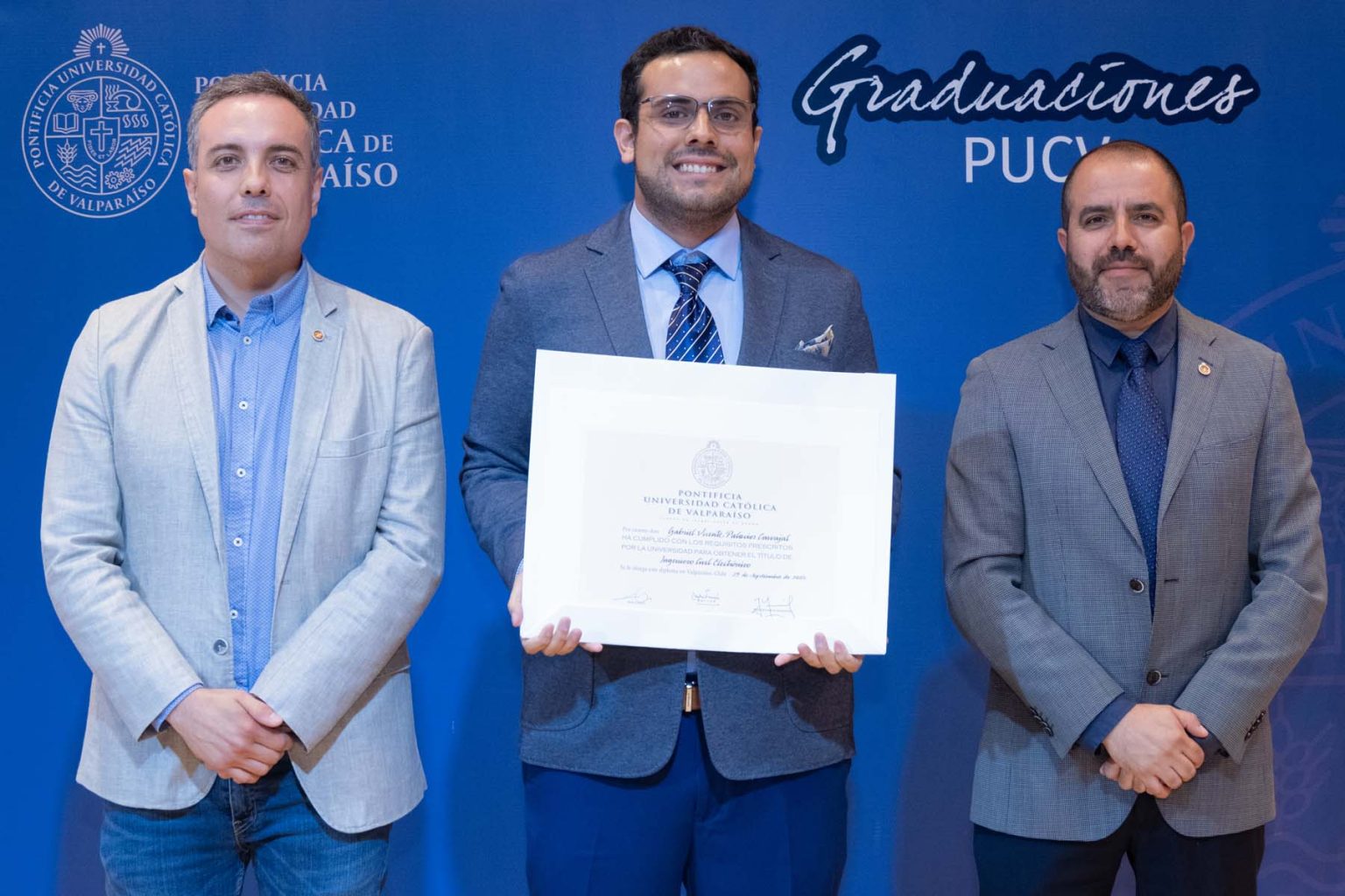 Ceremonias de entrega de diplomas de título y grado.