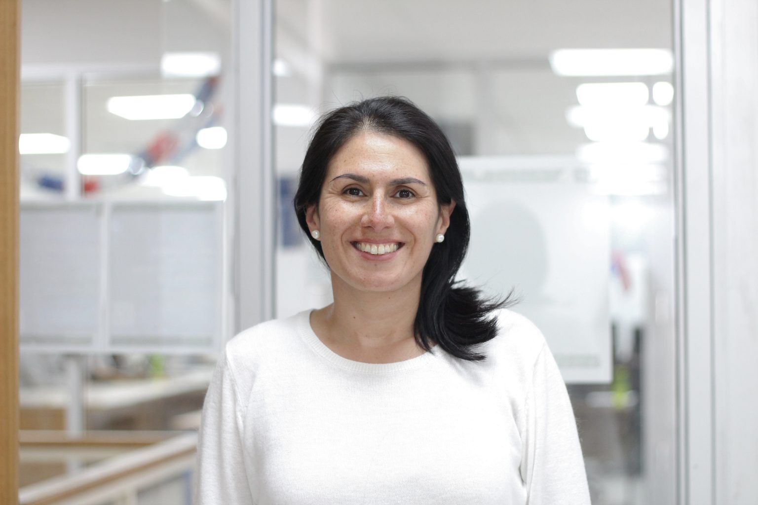 Dra. Bárbara Dumas se integra al equipo docente de la EIE